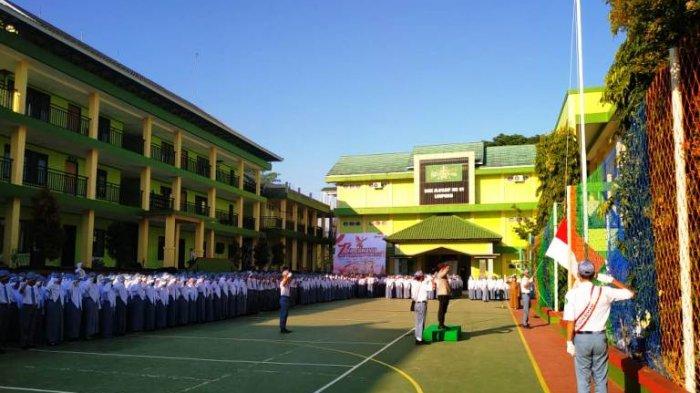 Kapolsek Limpung Batang Ajak Siswa Bijak Bermedsos dan Waspada Berita ...