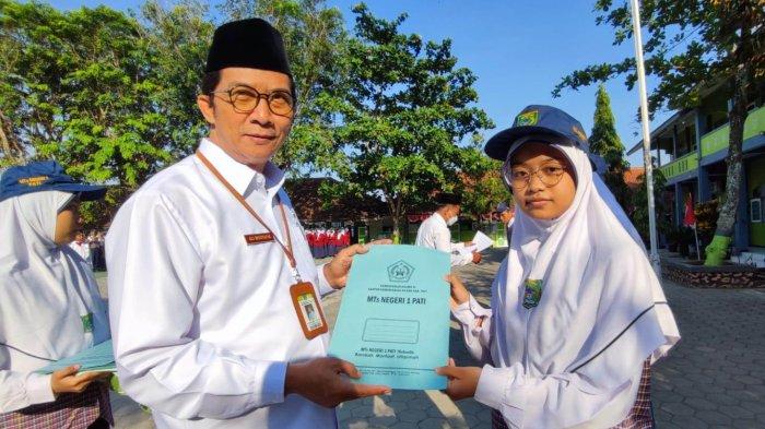 Wakili Jateng, Dua Siswa MTsN 1 Pati Raih Juara Indonesian Youth Science Olympiad - tribunmuria.com