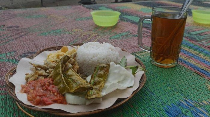 Kulineran Street Food di Blora, Rp10.000-an Makan Kenyang di Penyetan ...
