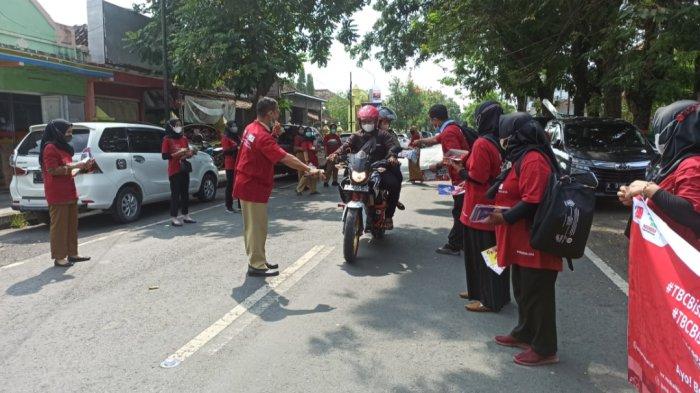 Peringati Hari TBC Sedunia, Dinkes dan MSI Bagi-bagi Cokelat di Blora ...