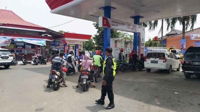 Harga BBM Naik, Antrean di SPBU Bojong Pekalongan Tak Terlihat Lagi Panjang Mengular ...