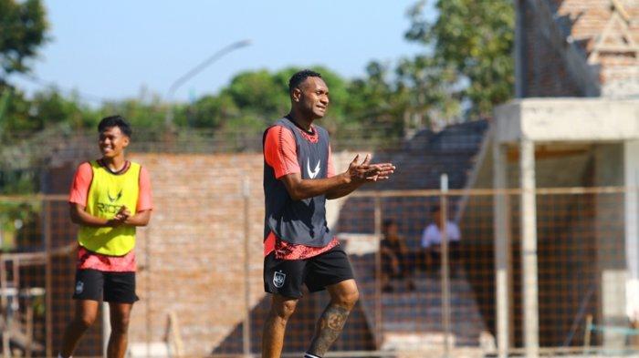 Sergio Alexandre Minta Fans Bersabar Tunggu Debut Titus Bonai ...