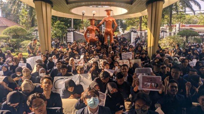 Dinonaktifkan dari Warek I UMK dan Didemo Mahasiswa, Sulistiyowati: Itu ...