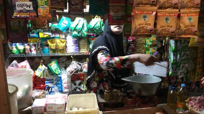 Jelang Ramadan Harga Telur di Pasar Bintoro Demak Naik, Ini Harga ...