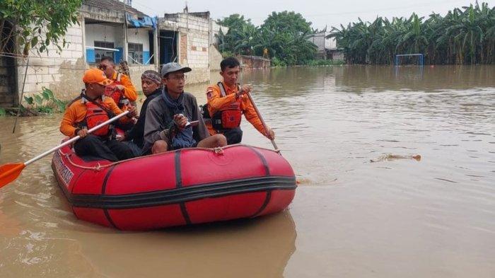 Banjir Bekasi: capai 4 Meter hingga Rendam Atap Rumah, 20 Titik Terendam, Lebih Parah dari 2020 ...