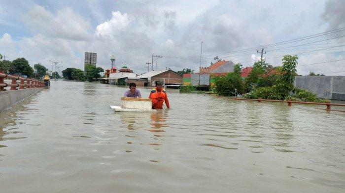 Jalan Pantura Kudus-Demak Kembali Lumpuh Terendam Banjir, Ini Jalur Alternatif yang Bisa Dilalui ...