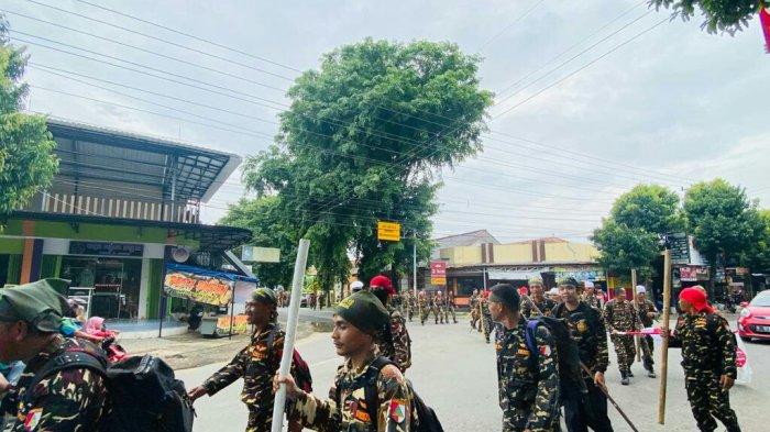Pimpin Pelepasan Long March Pembaretan 3.221 Banser Kabupaten Tegal ...