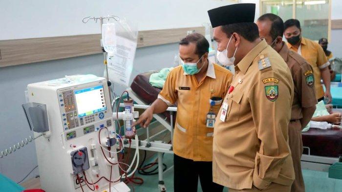 Ngantor di RSUD Blora, Bupati Arief Pastikan Pasien Cuci Darah Kini Tak Perlu Antre: Ada 20 Alat ...