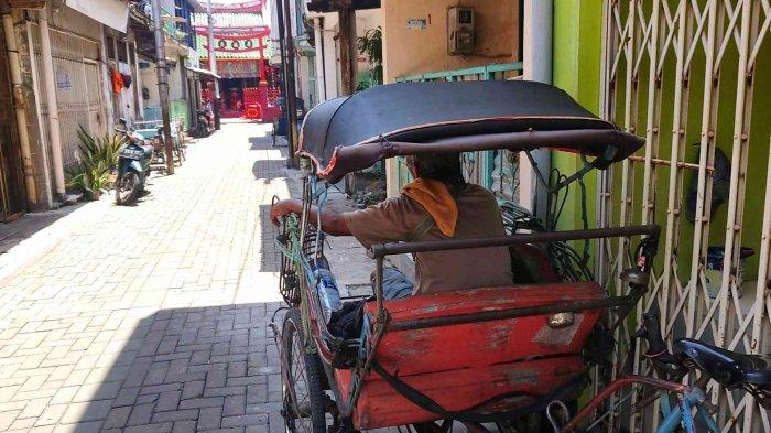 Becak di Gang Baru Pecinan Semarang Tergerus Masa, Meski Imlek Tetap ...