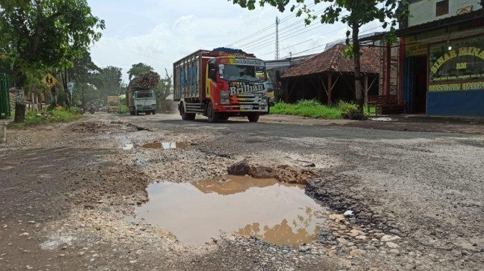 Pemangkasan Anggaran, Dana Perbaikan Jalan Provinsi Jateng Dipotong hingga 50 Persen ...
