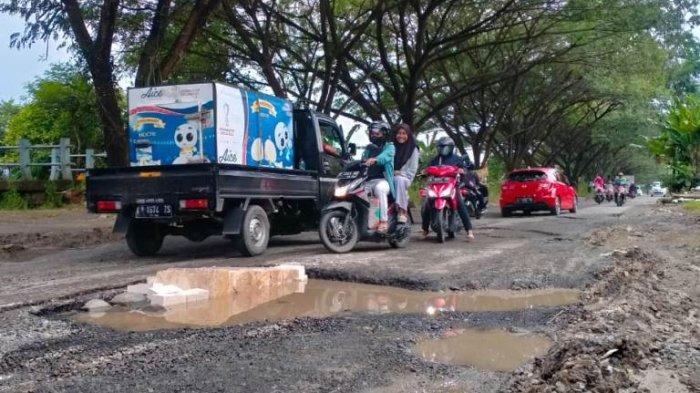 Belum Semua Jalan Rusak di Kabupaten Pati Diperbaiki, Dana Terbatas Jadi Alasan - tribunmuria.com