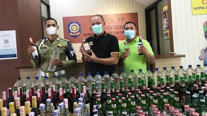 Ada Warung Jual Miras, Satpol PP Demak Sita 269 Botol di Kecamatan Mranggen dan Karangawen ...