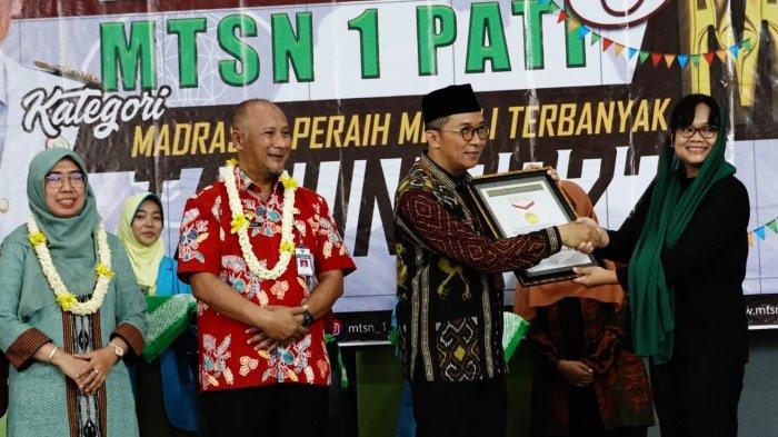 MTsN 1 Pati Catatkan Rekor MURI, Pj Bupati Henggar Sampaikan Apresiasi: Terima Kasih kepada ...