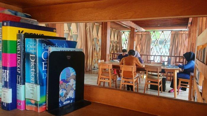 Keren dan Mencerdaskan! Ngabuburit Sembari Baca Buku di Microlibrary Warak Kayu Semarang ...