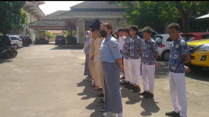 Bolos Sekolah Nongkrong di Pantai Teluk Awur Jepara, Sejumlah Pelajar Terjaring Razia Satpol PP ...