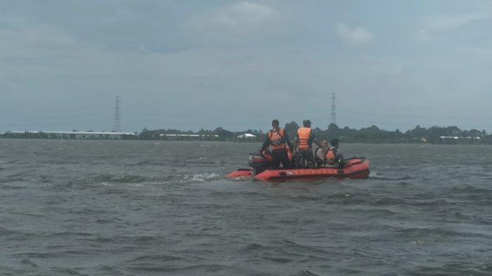 Petaka Kapal Dayung 3 Pemuda Kudus Tenggelam di Banjir, Deny Trauma ...