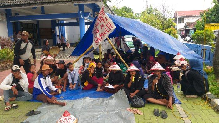 Petani Pundenrejo Kemah di Kantor ATR/BPN Pati: Tanah Nenek Moyang Kami Diserobot Pabrik Gula ...
