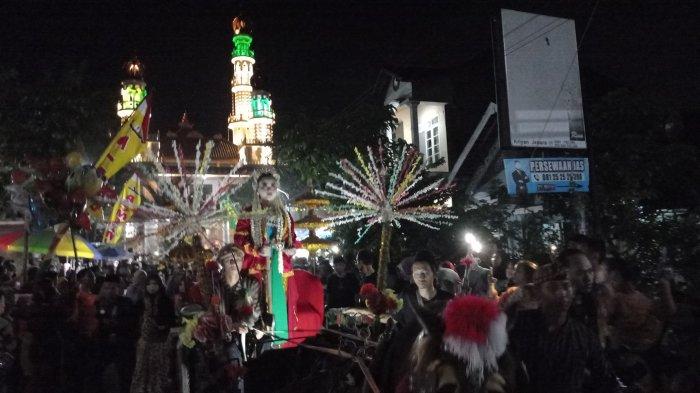 Warga Kriyan Jepara Meriahkan Tradisi Baratan: Nguri-nguri Peninggalan ...