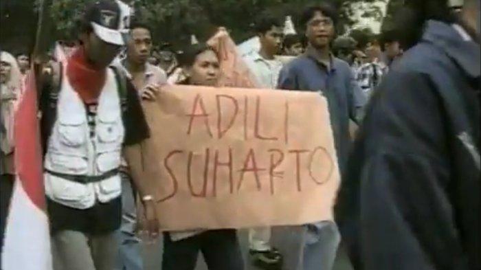 Peristiwa Mei 1998 di Semarang, Mahasiswa Duduki RRI dan DPRD, Warga ...