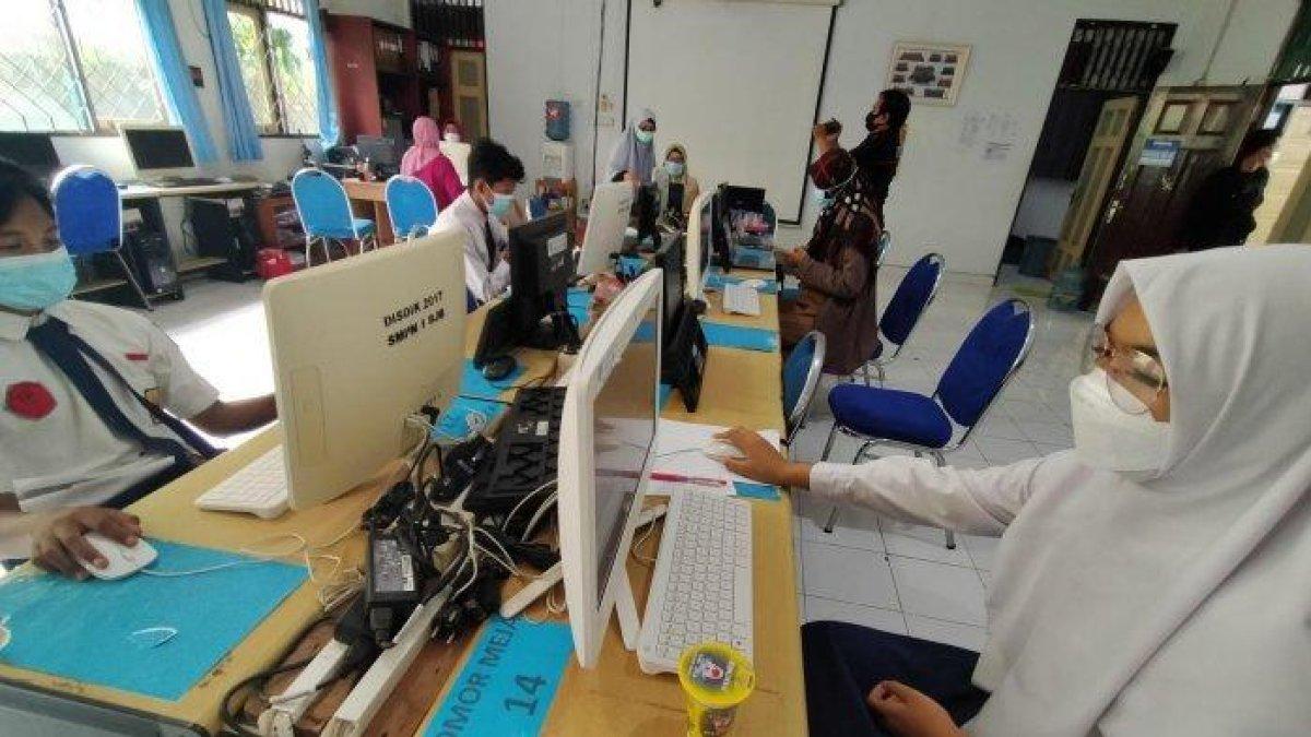 Kunci Jawaban PKN Kelas 9 SMP Hal 39: Bagaimana Contoh Perppu yang ...