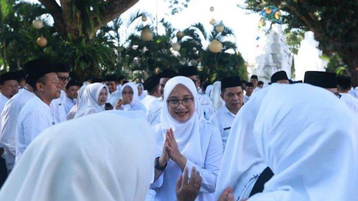 Program 100 Hari Kerja Ipuk Fiestiandani di Banyuwangi, Perintahkan ASN ...