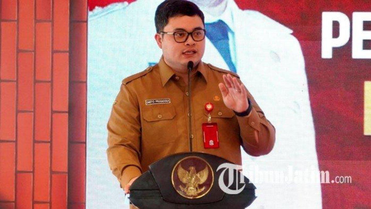 Sepak Terjang Hanindhito Himawan Bupati Kediri 2025, Anak Pramono, Umur ...