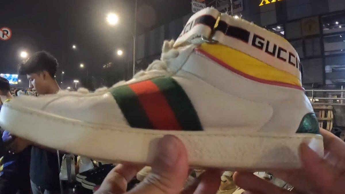 Viral Surga Sepatu Branded di Pasar Senen Jakarta, Rp400 Ribu Dapat ...