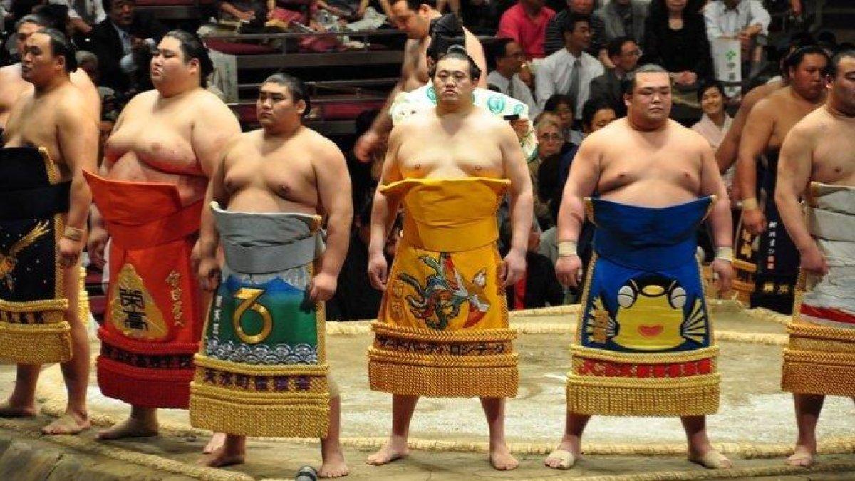 ASTAGA! Angkut 27 Sumo, Pesawat Jepang Gagal Terbang, Gak Kuat Beban ...