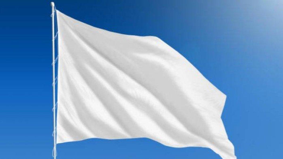 Berjalan Lewati Tentara Israel, Ribuan Warga Gaza Membawa Bendera Putih ...