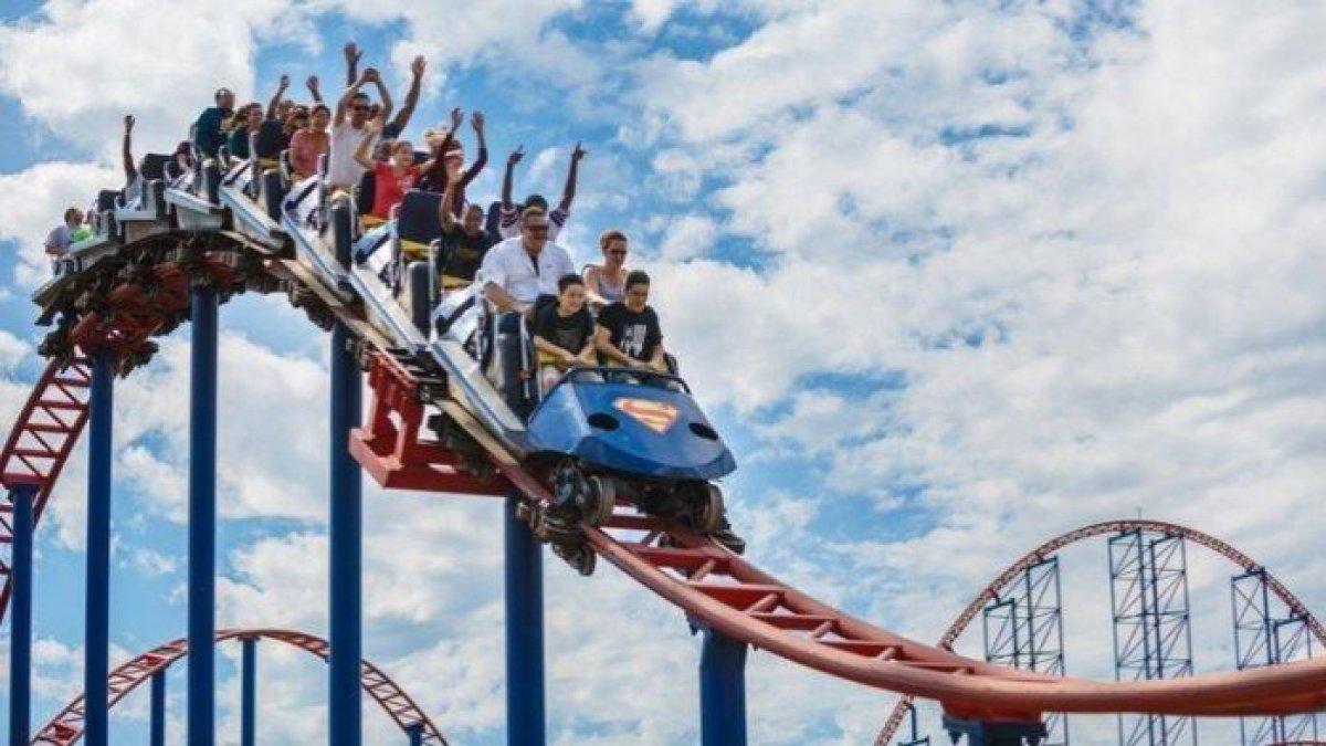DETIK-DETIK Roller Coaster di Jepang Macet, 32 Penumpang Histeris ...