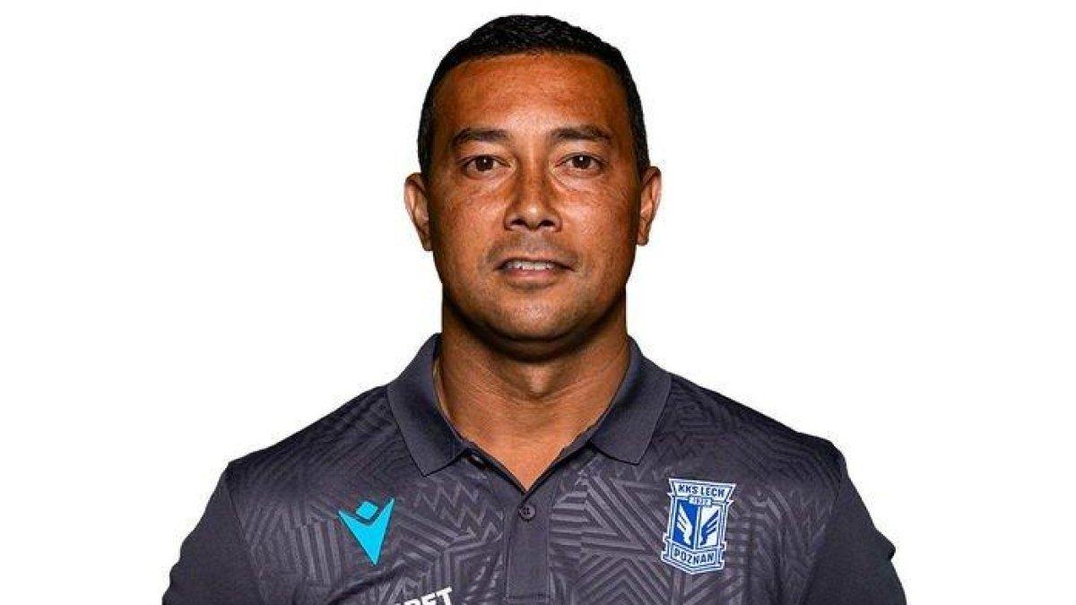 Sosok Denny Landzaat Asisten Patrick Kluivert di Timnas Indonesia Ini Perkiraan Gaji Sebagai ...