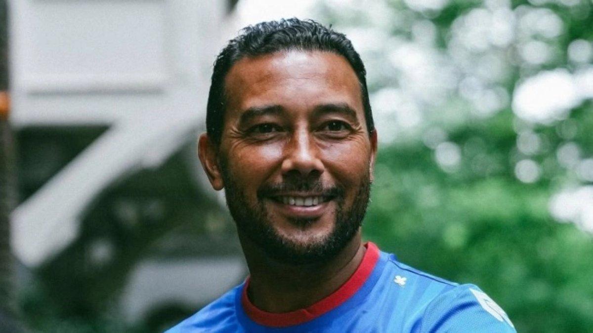 Sosok Denny Landzaat Asisten Patrick Kluivert di Timnas Indonesia Ini Perkiraan Gaji Sebagai ...