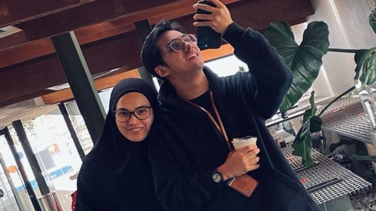 7 Potret Mesra Ricky Harun dan Herfiza Novianti yang Bikin Fans Iri, Komentar Donna Harun ...