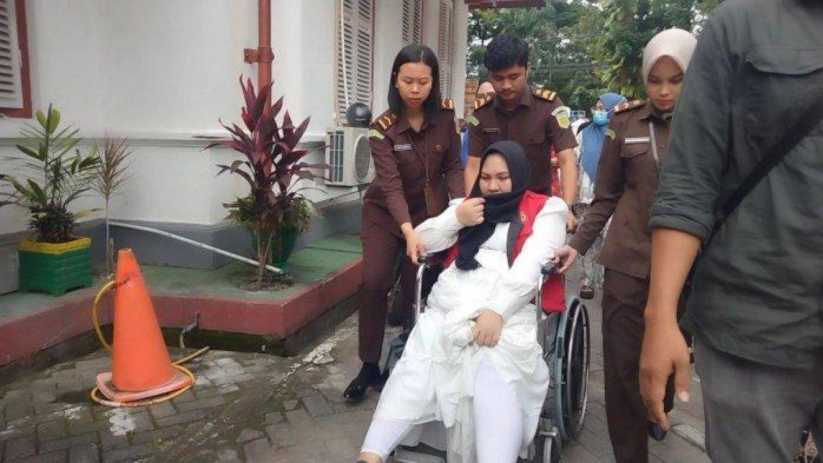 Sosok & Profil Mira Hayati, Terdakwa Skincare yang Melahirkan di ...