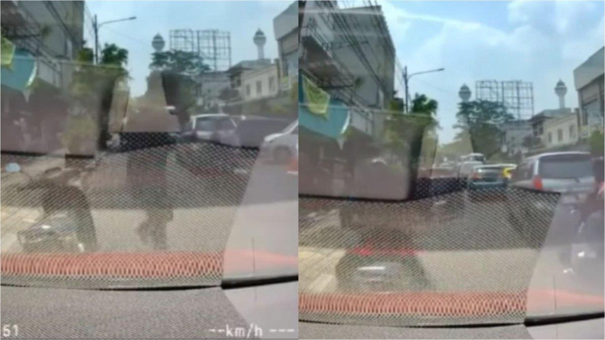 PYARRR! Emosi Diklakson Panjang, Pemotor di Bandung Ngamuk, Banting Helm ke Kaca Mobil: Pecah ...