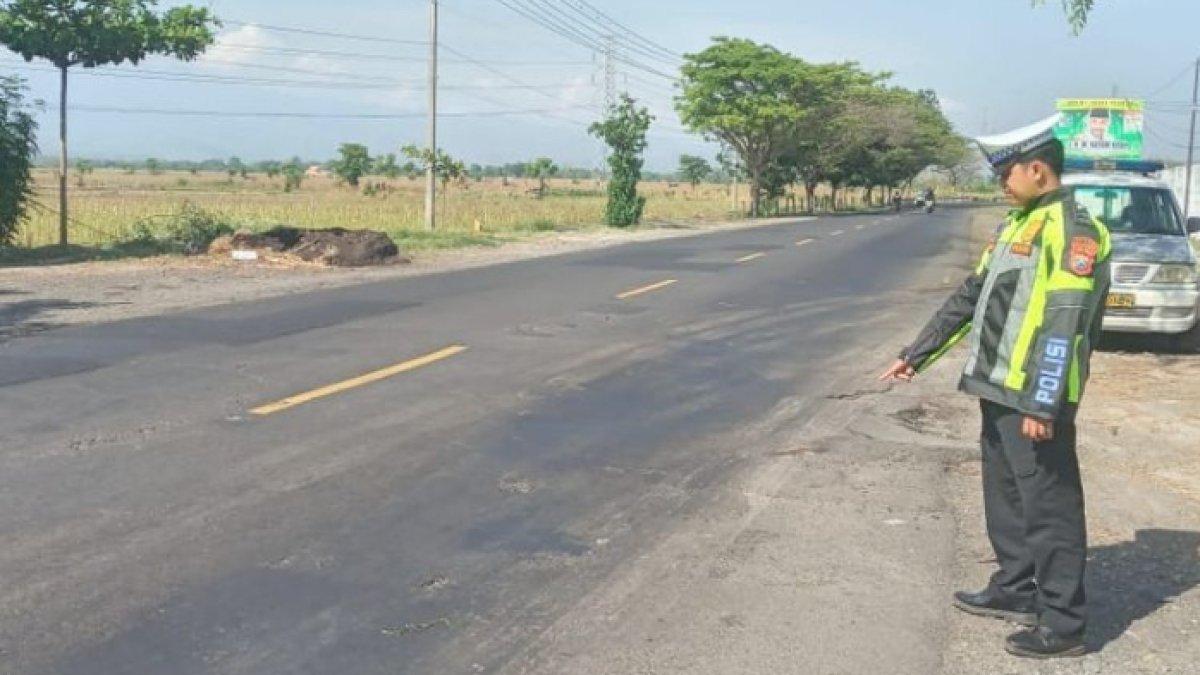 INNALILLAHI! Pemotor Wanita Tewas Usai Tertabrak Truk di Situbondo, Korban Ternyata Seorang ...