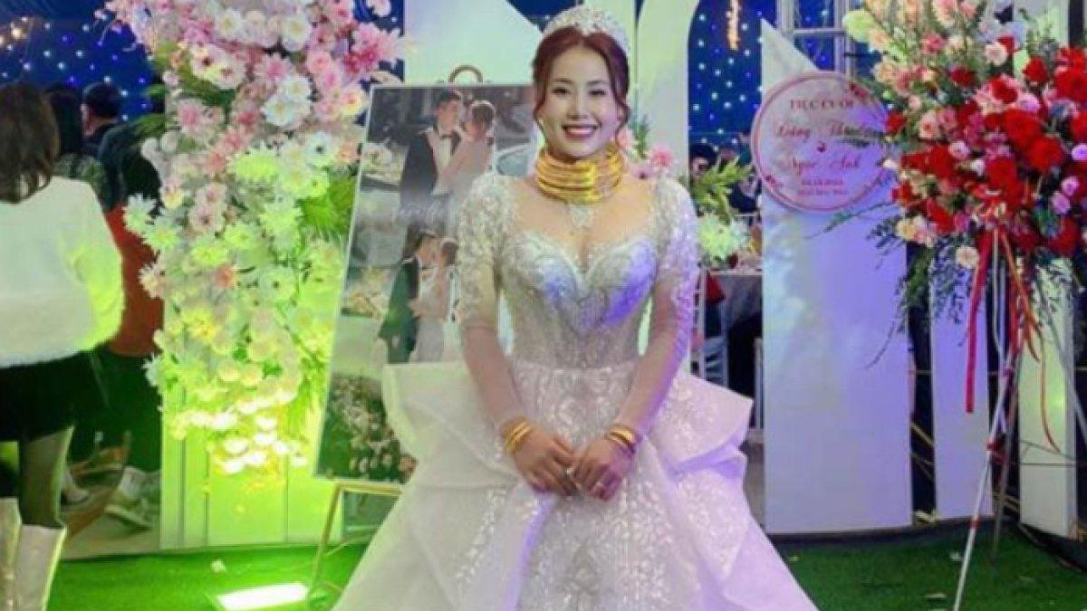 Heboh Pengantin Wanita Pakai Belasan Kalung Emas Mewah Dan Berkilau