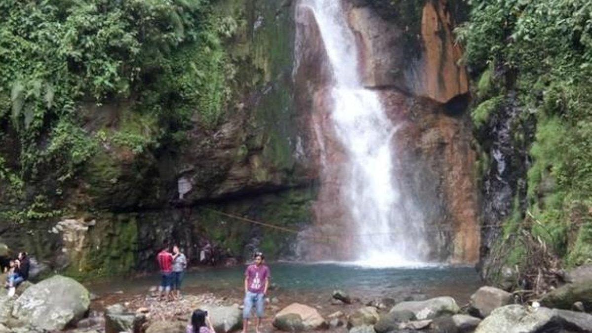 Bogor Jabar Punya Wisata Curug Unik dengan 2 Air Terjun, Airnya Jernih ...