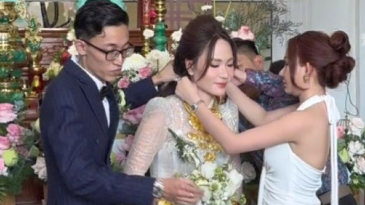 Pacaran 3 Tahun, Gadis Ini Baru Tahu Calon Suaminya Miliki Toko Emas, Mahar Fantastis Bikin ...