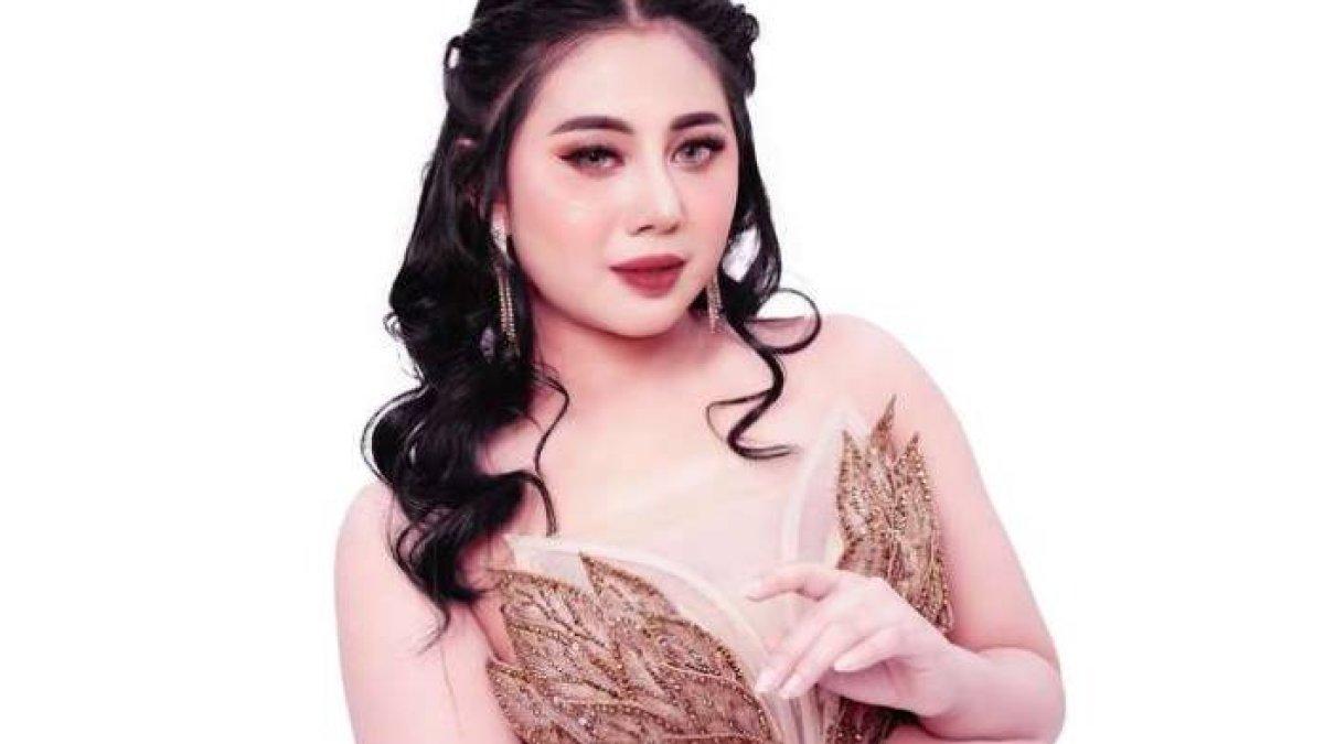 7 Potret Ester Oktavia, Pedangdut Primadona Pantura Alami Pelecehan, Dicium 3 Kali oleh Kepsek ...