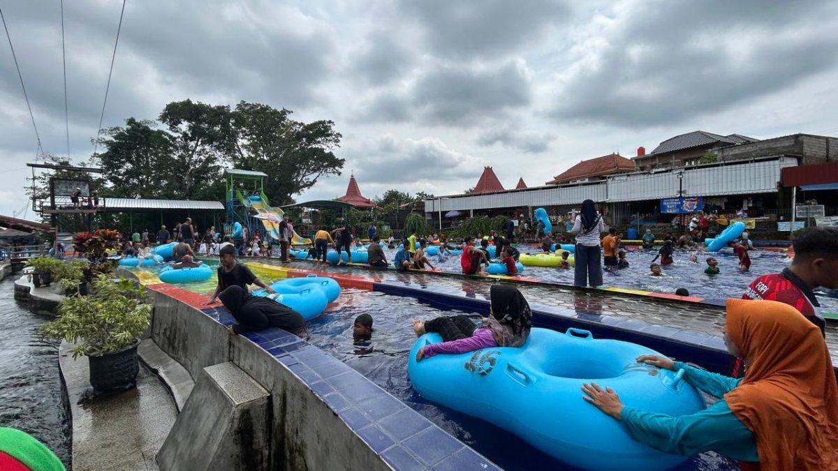 Jadi Destinasi Unggulan Pemkab Klaten, Umbul Pelem Sedot Puluhan Ribu ...
