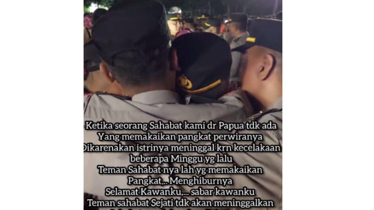 MOMEN Haru Kenaikan Pangkat Perwira Polisi, Sahabat Pakaikan Lencana ... MOMEN Haru Kenaikan Pangkat Perwira Polisi, Sahabat Pakaikan Lencana ...