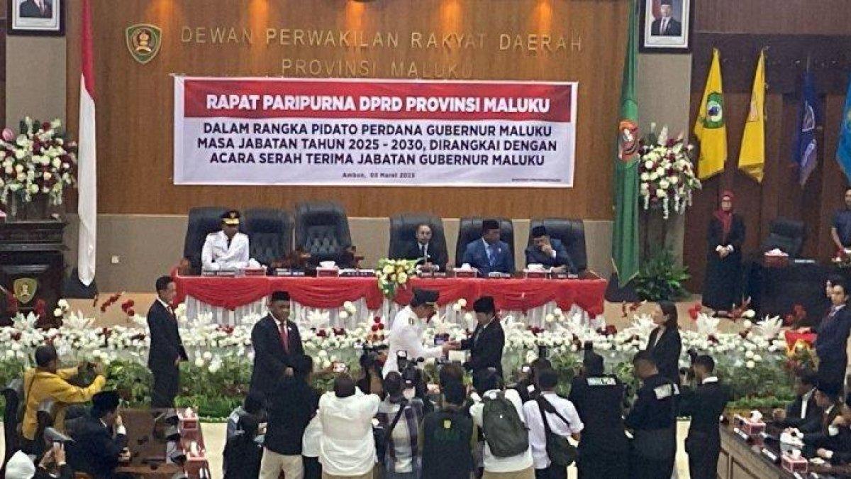 Program 100 Hari Kerja Gubernur Maluku Hendrik Lewerissa, Terapkan Aturan untuk OPD - Halaman ...