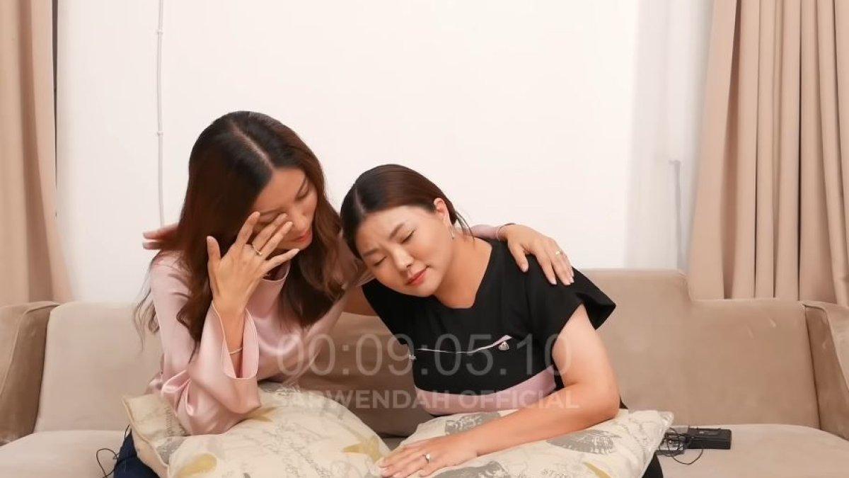 Pecah Tangis Sarwendah di Tengah Proses Cerai dari Ruben Onsu, Ibu ... Pecah Tangis Sarwendah di Tengah Proses Cerai dari Ruben Onsu, Ibu ...