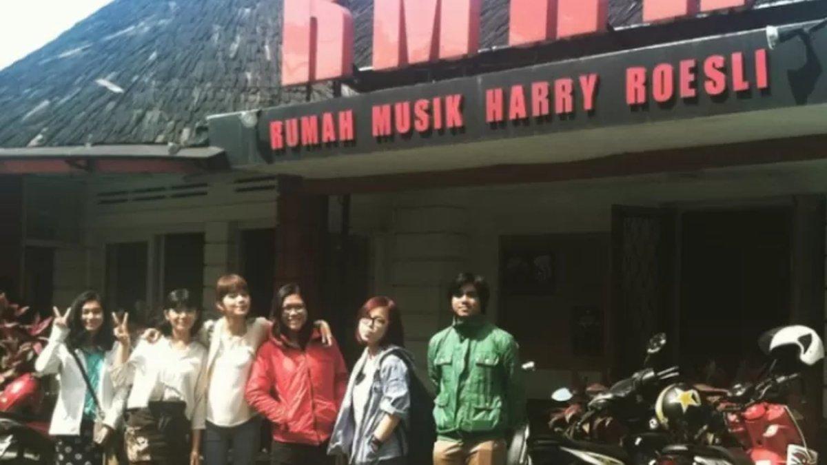 7 Potret Rumah Harry Roesli yang Dijual Rp25 Miliar, Simpan Banyak ...