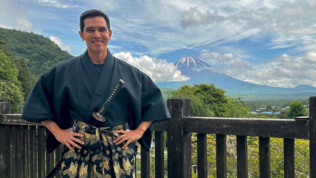 Banting Setir Jadi Pekerja Kantoran, Artis Ini Setiap Hari Naik KRL ...