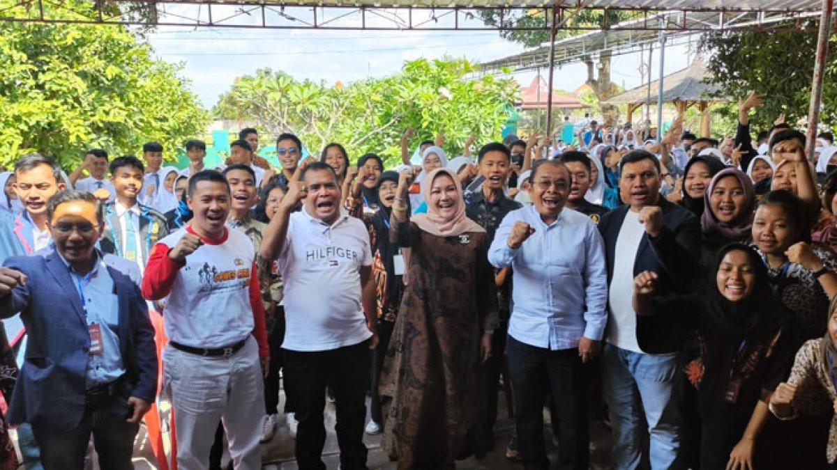 Mengenal Pribadi 'Coklat' Wamendes PDTT Profesor Paiman Raharjo dari ...