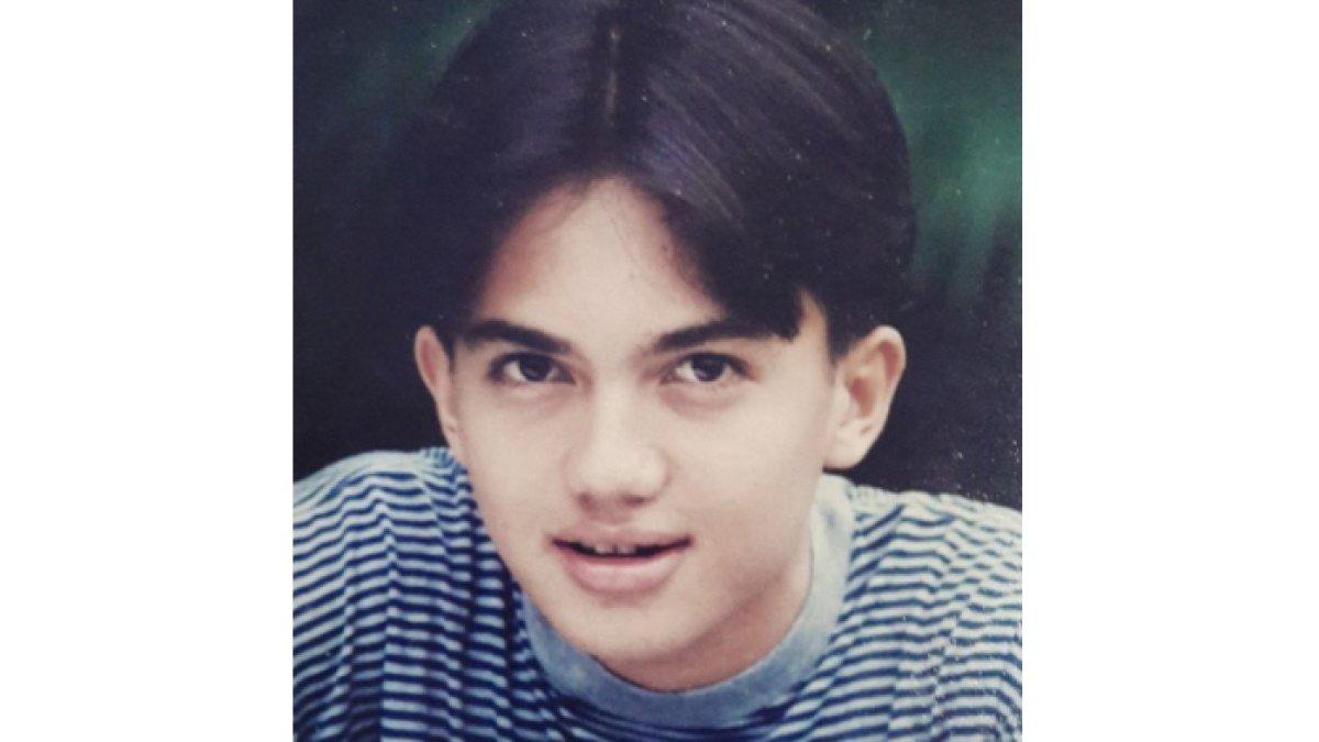 Kenal Remaja Berambut Belah Tengah Ini? Artis Kini Jadi Wakil Bupati ...