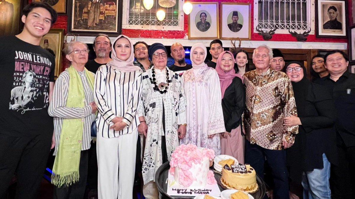 Sosok Dian Rahmaniar Adik Ahmad Dhani, Paras Cantik Curi Perhatian ...