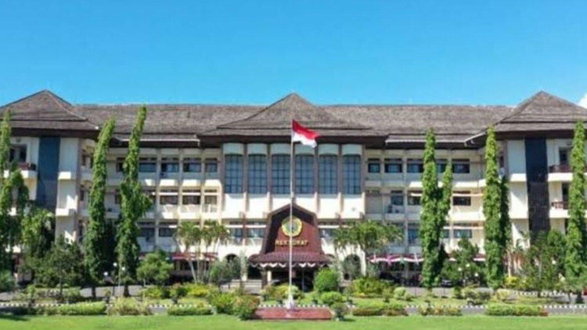 Biaya Kuliah S1 di Unram Jalur Mandiri 2023: Ekonomi Bisnis, Peternakan ...